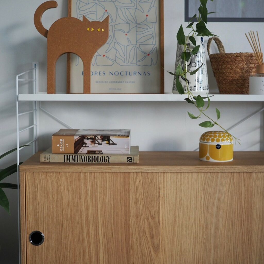 自立式のSTRINGフリースタンドシェルフ | FORESTA with ACTUS®