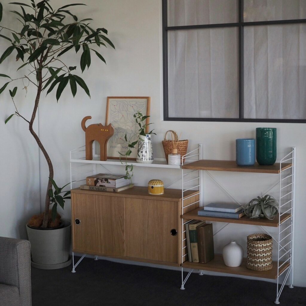 自立式のSTRINGフリースタンドシェルフ | FORESTA with ACTUS®