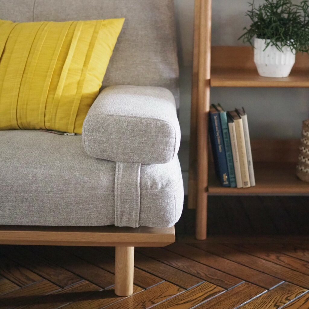 独特の存在感を放つFLAD SOFA | FORESTA with ACTUS®